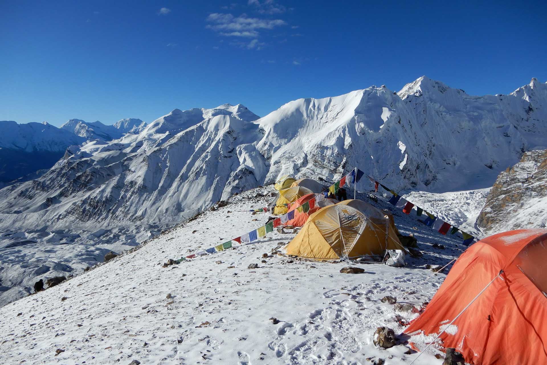 Plaidoyer pour un nouvel himalayisme : quels sommets sans cordes fixes ...