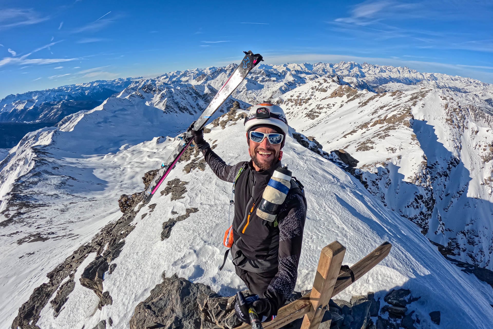 Benjamin Védrines signe la traversée intégrale du Queyras à skis ...