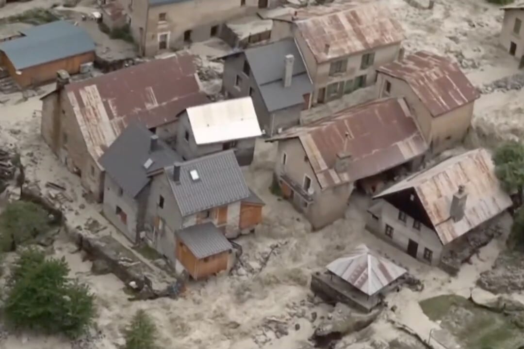 CATASTROPHE EN OISANS : LA BÉRARDE DÉVASTÉE PAR LES INTEMPÉRIES ...