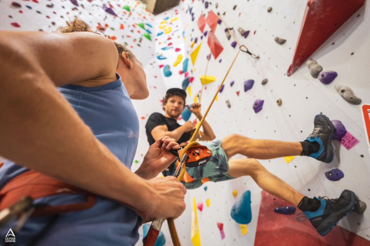 Escalade : apprendre à mieux assurer avec le Petzl Neox – Alpine Mag