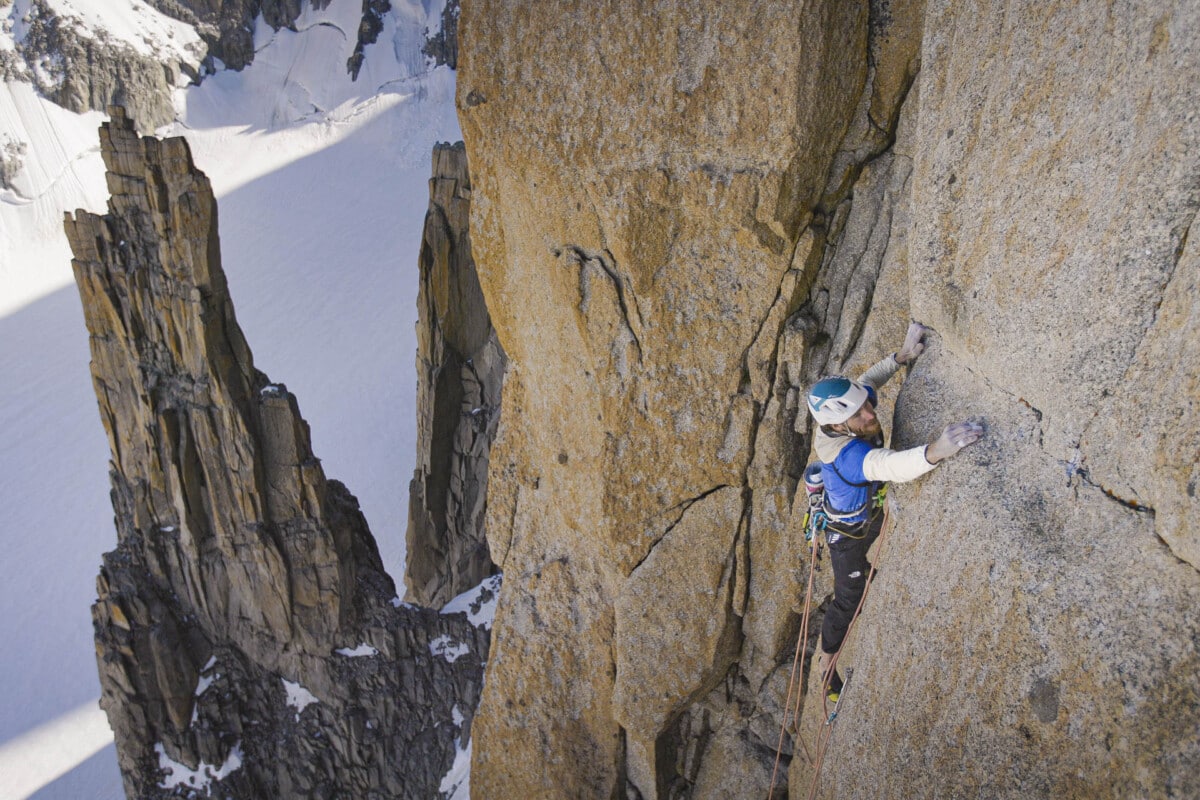 Escalade : Siebe Vanhee gravit la voie Petit au Grand Capucin en ...