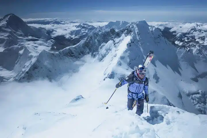 Benjamin Védrines bat le record d’ascension au K2 en atteignant le ...